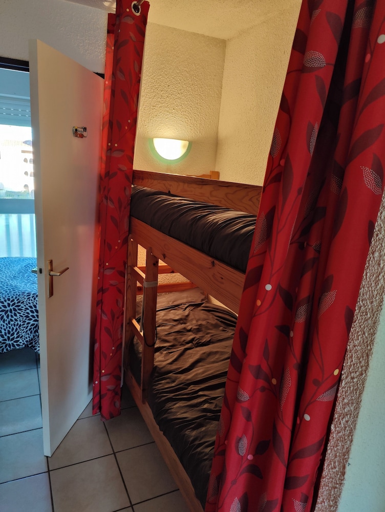 Pretty 39 m2 apartment for 4 to 6 people swimming pool near sea ...