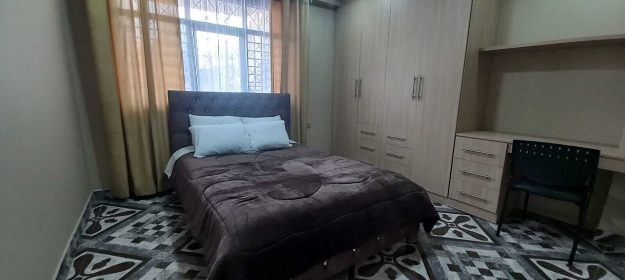 Cómodo Y Acogedor Departamento En Zona Exclusiva De Cuenca Ideal Para Turismo - Cuenca