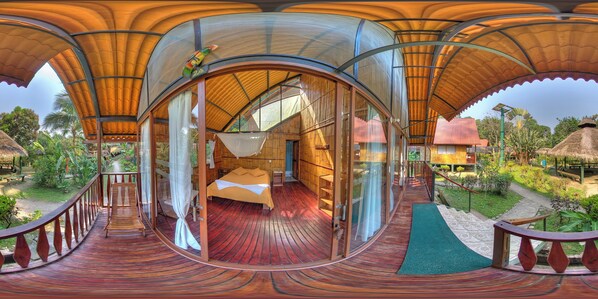 Cabana de Madeira Standard, varanda, vista para o jardim