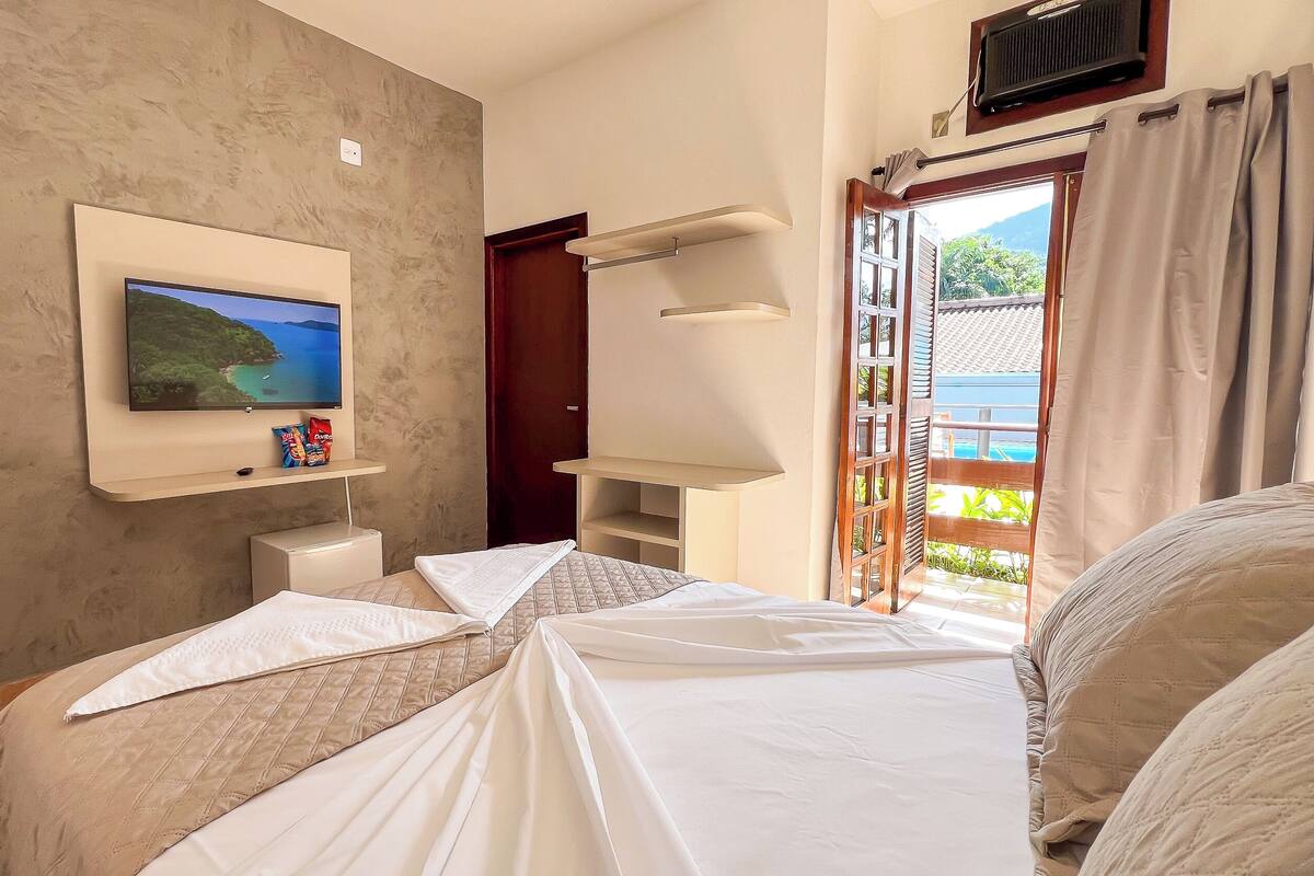 Quarto Clássico, lanai (alpendre havaiano) | Cofre com capacidade para portátil