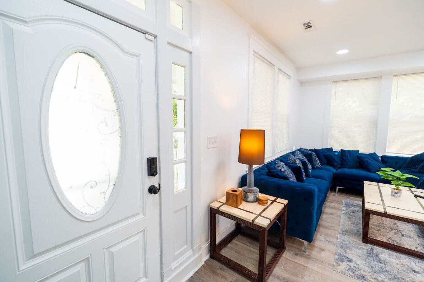 Near Capitol Hill W/parking & 2 Kitchens Sleeps 10 - Washington, DC