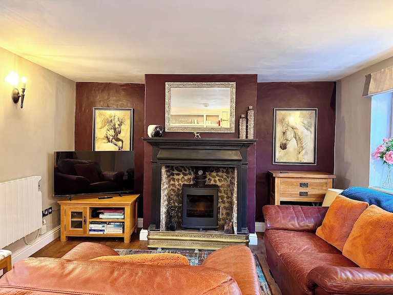 Pimpernel Cottage,bijou Coastal Retreat In Blakeney,courtyard,pub, Sleeps 3. - Blakeney