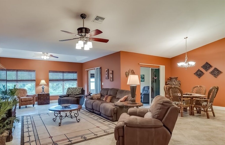 Spacious 2-bedroom Villa In Sebring, Screened Patio, Grill, Bonus Room, Sleeps - Lake Denton, FL