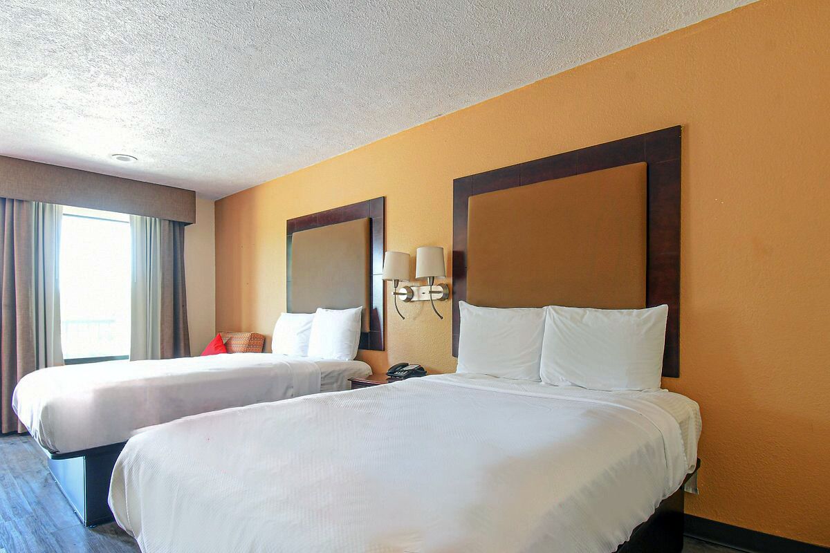 Enjoy A Peaceful Stay With Essential Amenities And Complimentary Parking - The Woodlands, TX