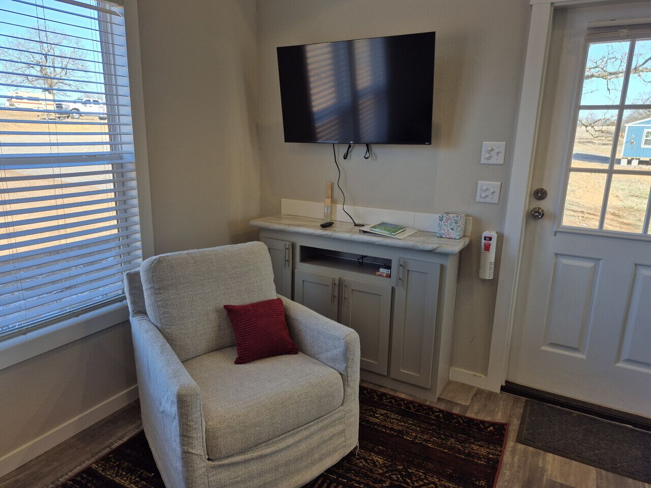 Tranquil Cottage At Redbud Tiny Home Resort - Chelsea, OK