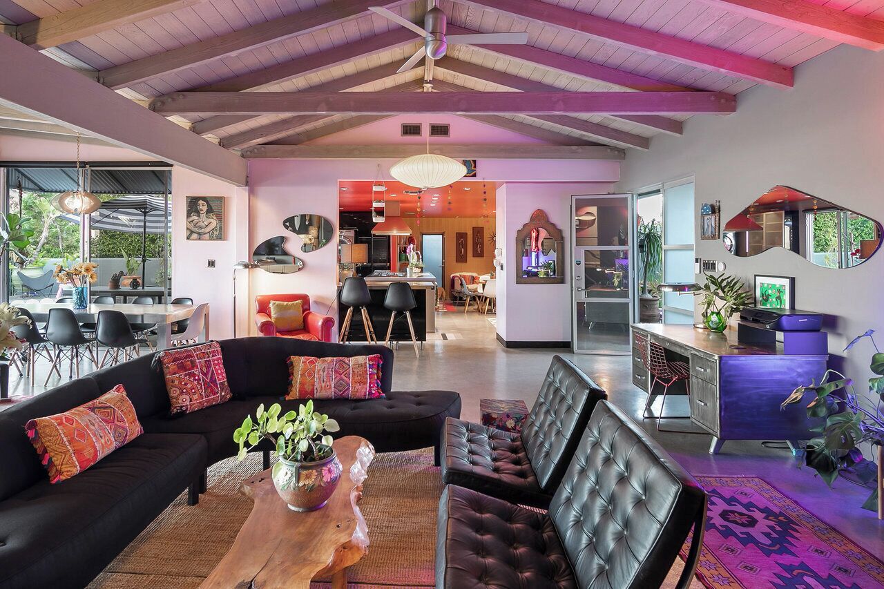 Spacious, Cosy 4-bedroom House W/stunning Views In La- Wifi, Pool, 6 Tv's - Los Angeles, CA