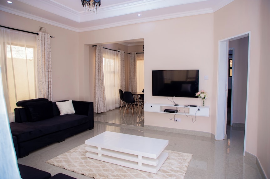 Welcome To Comfy 2bedroom Apartment Where Privacy And Security Are Our Priority. - Lilongwe