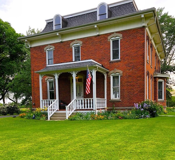 The Vine Bed & Breakfast Llc - Michigan