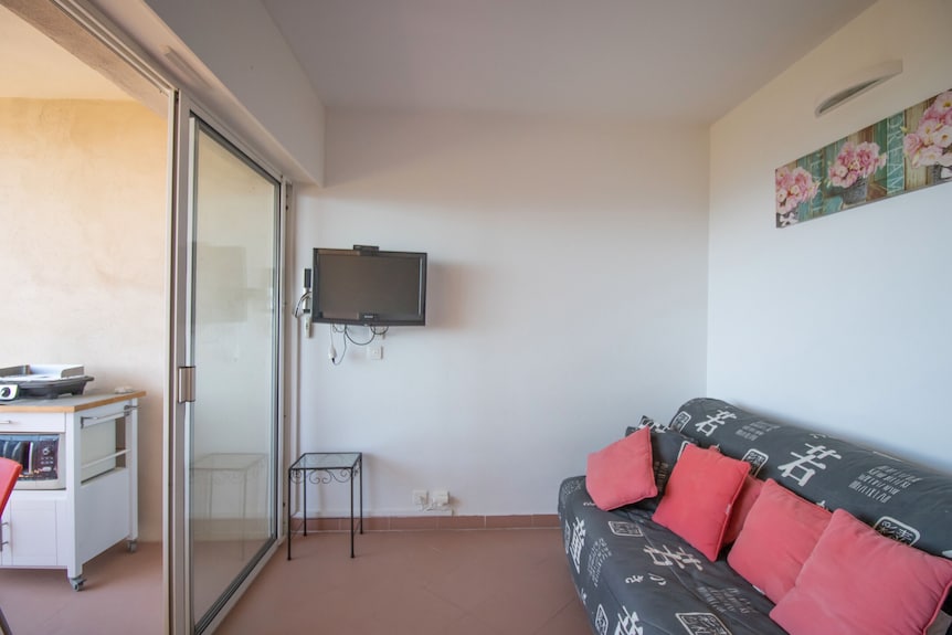 Appartement 'Résidence Aria Marina Plage' Avec Vue Sur La Mer, Piscine Partagée Et Wi-fi - Capo Di Feno