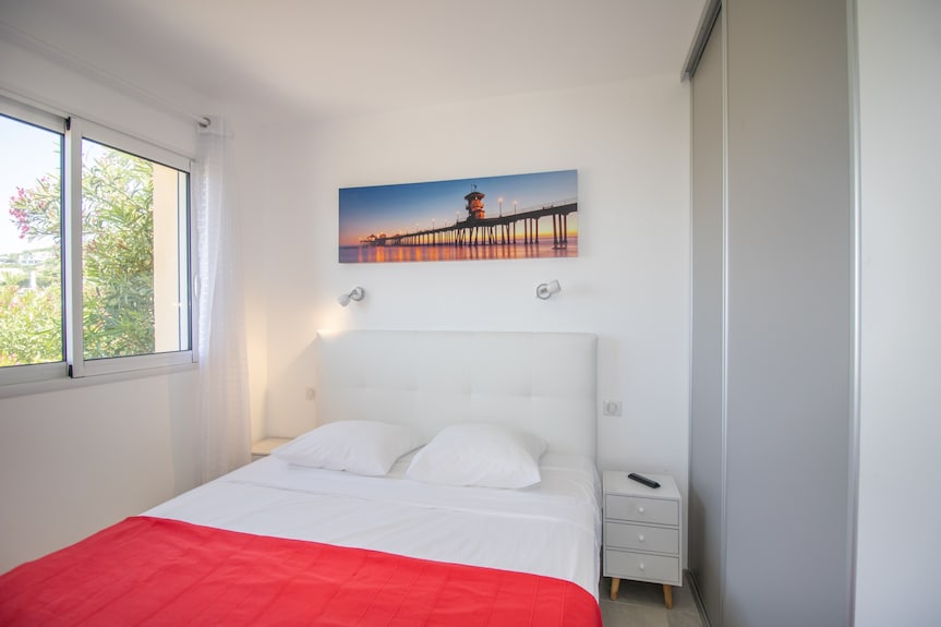 Appartement 'Bel Neuf, Climatisé' Avec Vue Mer, Piscine Commune Et Wi-fi - Aéroport Ajaccio Napoléon Bonaparte (AJA)