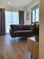 Cabana de Madeira Standard, 1 quarto, cozinha | Sala de estar | Smart TV de 40 polegadas com canais via satélite 
