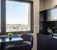 Uma chaleira elétrica 