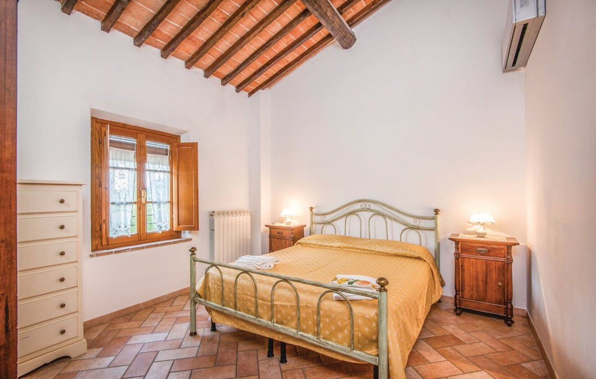 Joli Appartement Dans Une Maison De Vacances Avec Climatisation, Piscine Et Tv, Près De Sienne - Poggibonsi