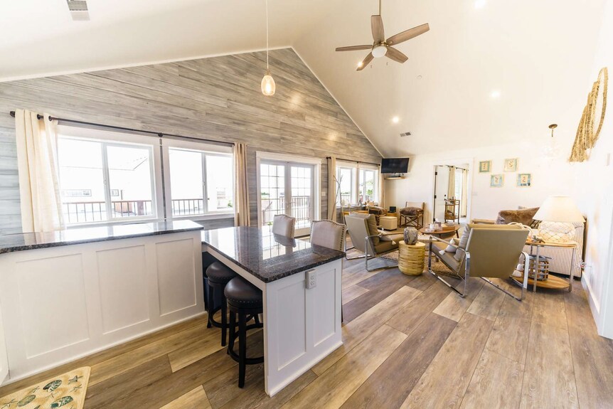 Ocean "Front" Lux, 3 Living Rooms: Seaview House - Crescent City, CA