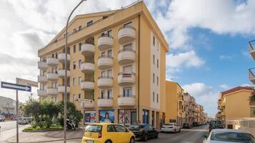 Apartamento, 2 quartos, varanda, Vista para a cidade | Exterior