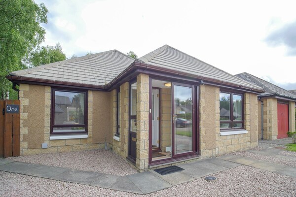 Aviemore Three Bedroom Property On The Edge Of A Beautiful Mature Silver Birch Wood. - Aviemore