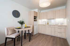Apartamento, 1 quarto | Cozinha americana privada | Chaleira elétrica