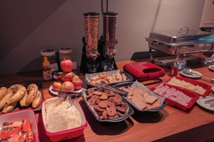 Café da manhã self-service grátis todos os dias