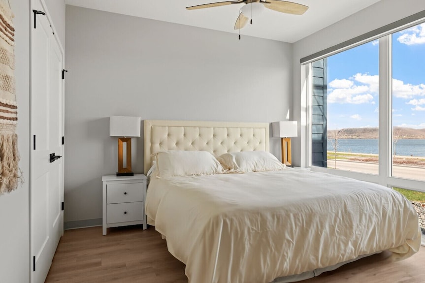 Condo With Stunning Views Of Lake Pepin Unit 103 - Minnesota