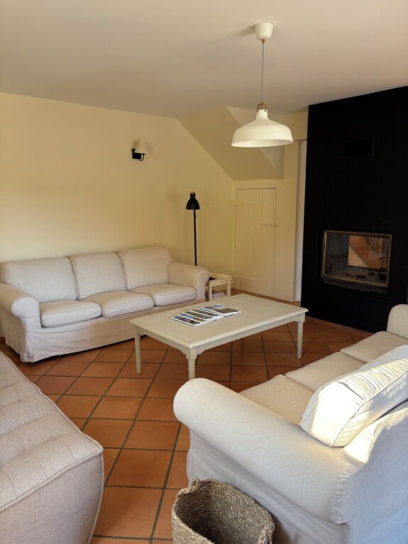 Maison Spacieuse Avec Piscine Privée En Bord De Rivière . - Aubenas