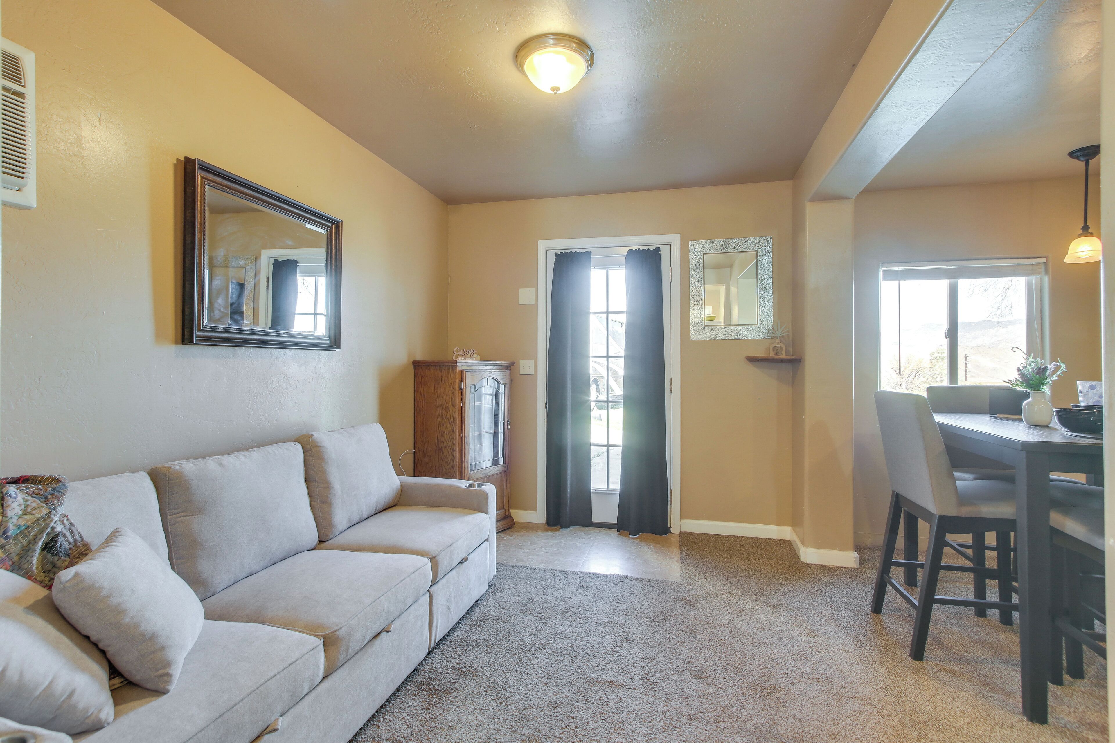 Lake & Mountain Views: Cozy California Stay - Lake Isabella, CA