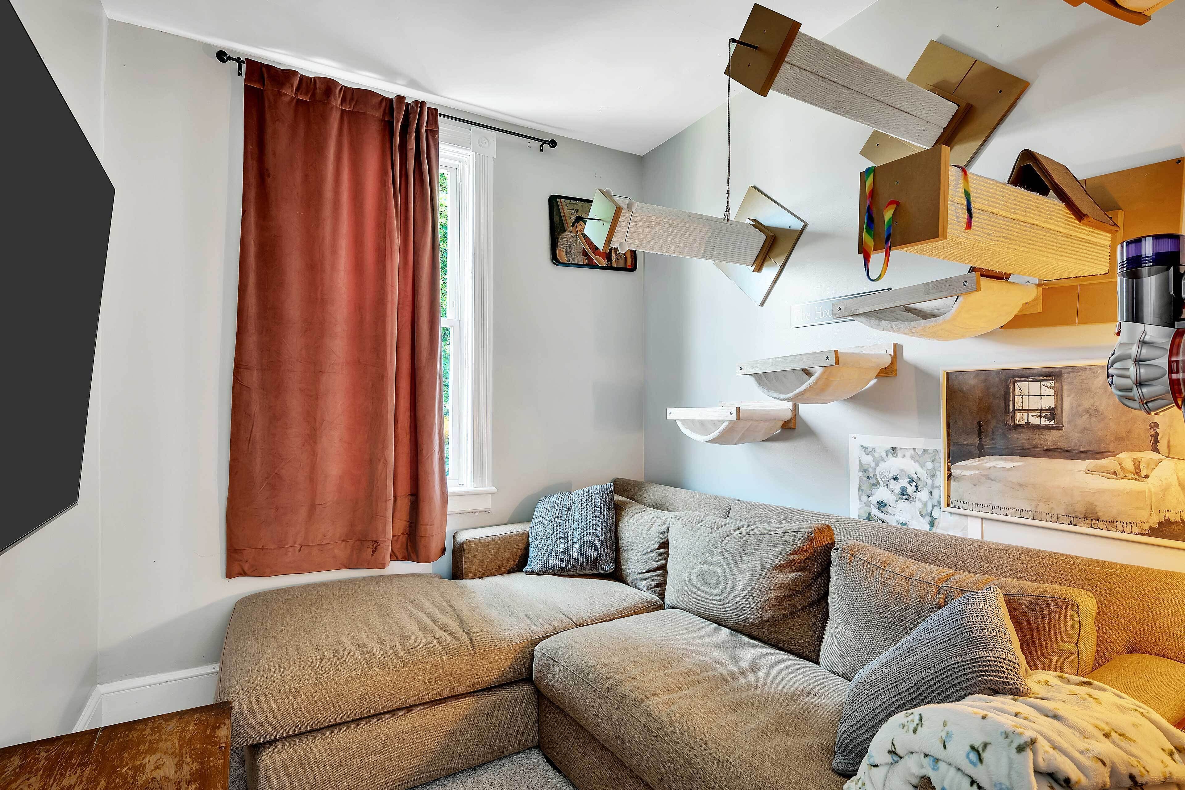 Spacious Home W/ Yard & Patio, 2 Mi To Dtwn Troy - Troy, NY