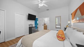 Quarto Deluxe | 1 quarto, com decoração personalizada, com mobília individualizada