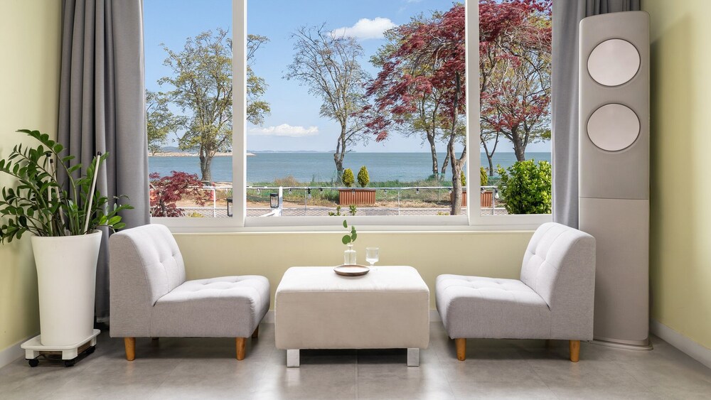 Yeongheungdo Sunset Spa Pension - Ansan-si