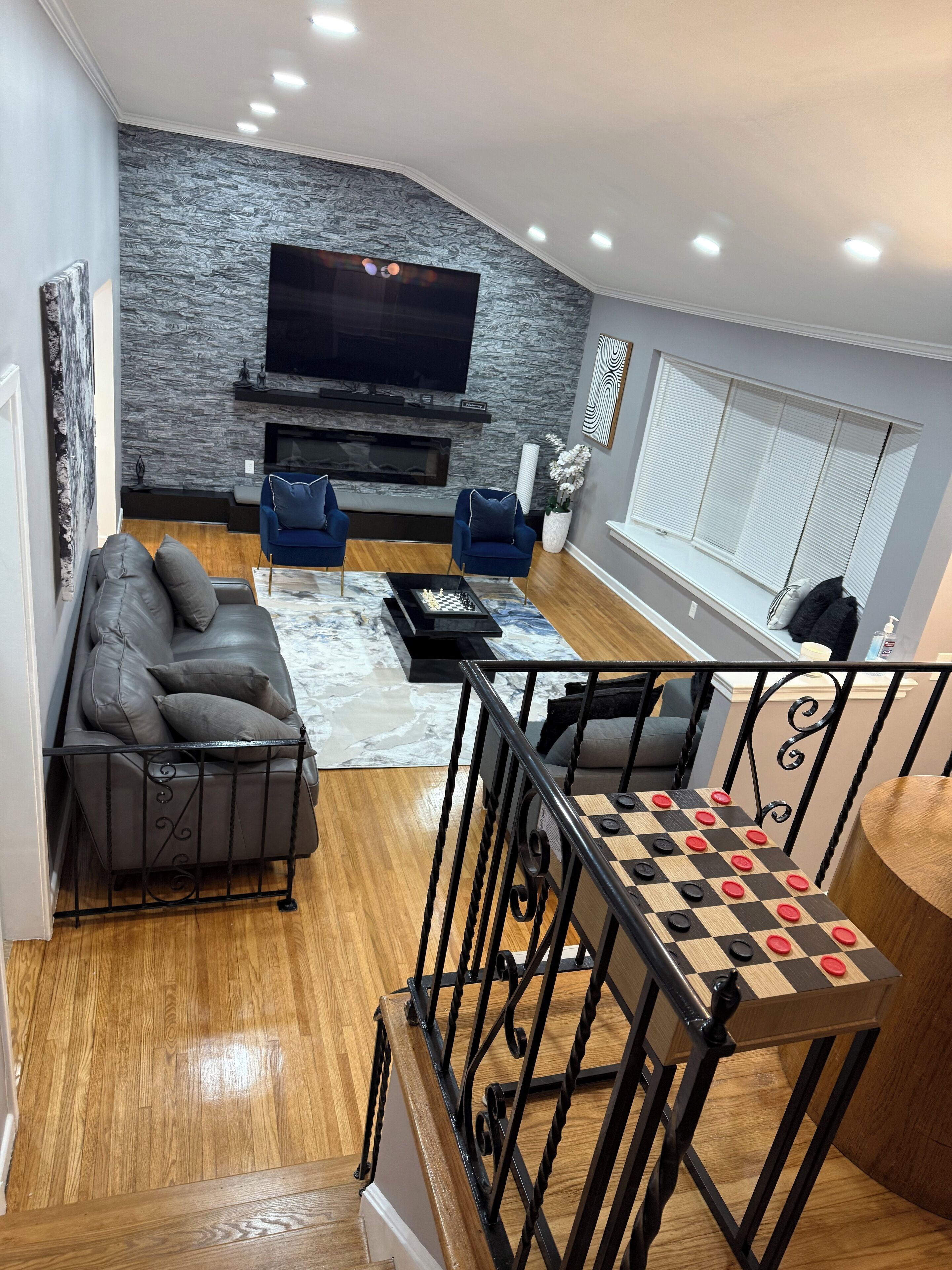Comfortable Cozy 3-bedroom House With Wifi, Ac, Pool Table, In Queens Ny. - Long Island, NY
