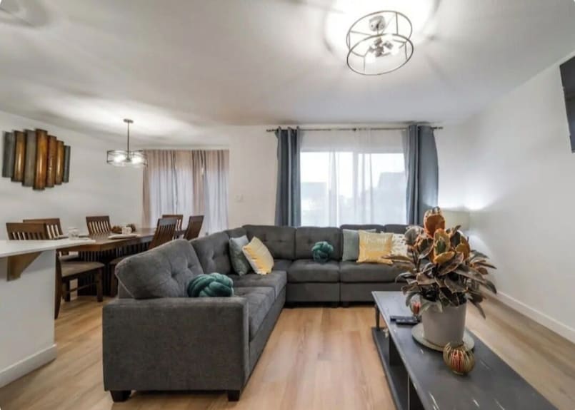 Soothing 3bdrm-king House Near Ice Rink And Golf Course With Wifi In Stony Plain - Stony Plain