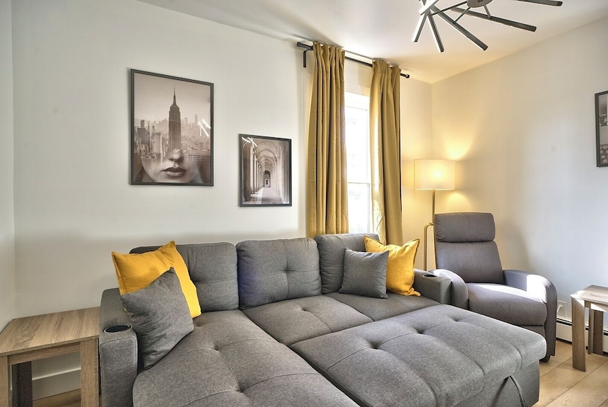 Sherby Lux: Central, Parking, Renovated, Sleeps 6 - Sherbrooke