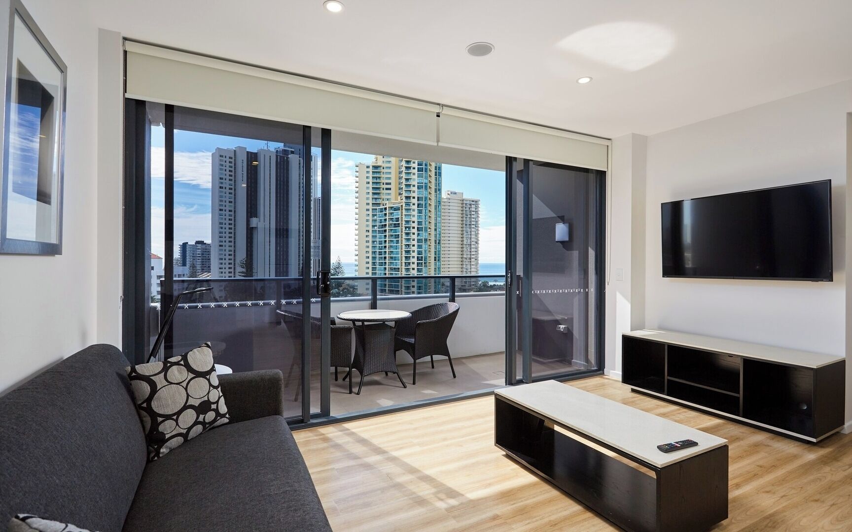 Cozy 2 Bedroom Apartment With Glimpse Of Ocean - Gold Coast