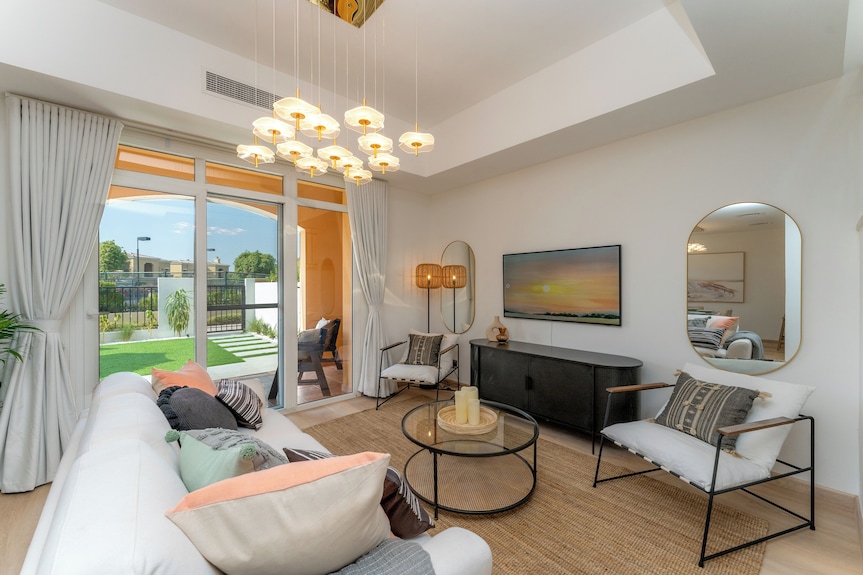 Luxury Arabian Ranches Villa On Pool And Park. - Dubai