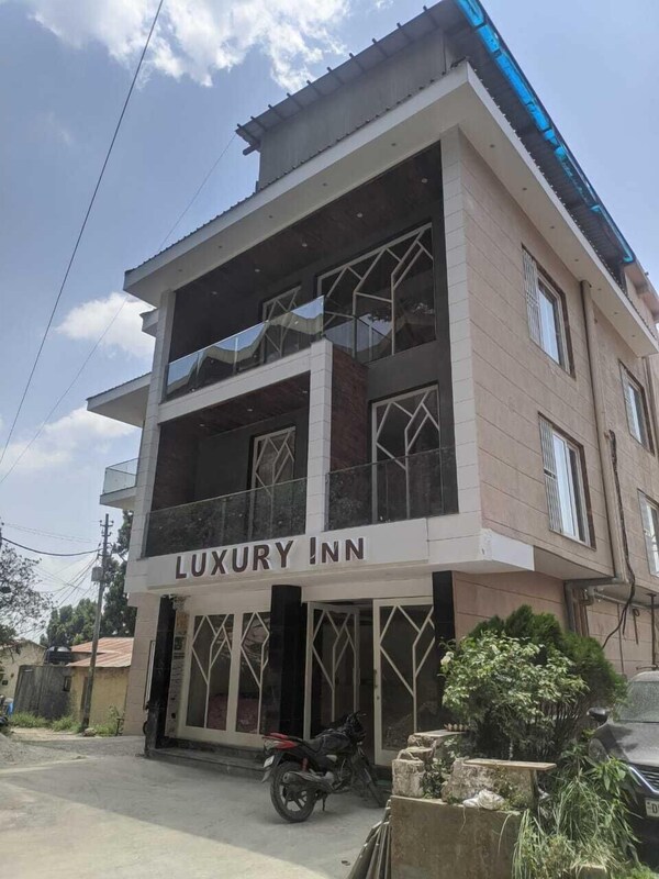 Luxury Inn By Stotrak Hotels - Mussoorie