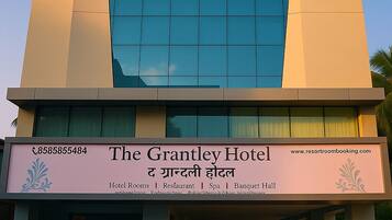 Fachada da propriedade