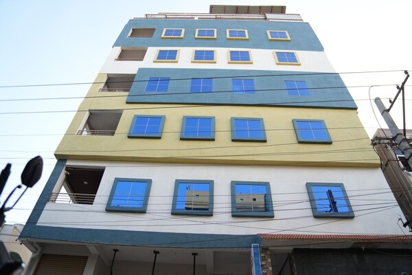 Hiraa Inn Studio Apartments - Kurnool
