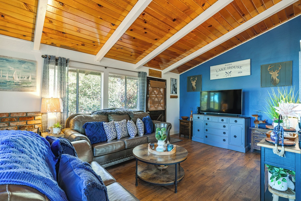 Lake Access, Fire Pit: Scenic Groveland Cottage! - Yosemite National Park, CA