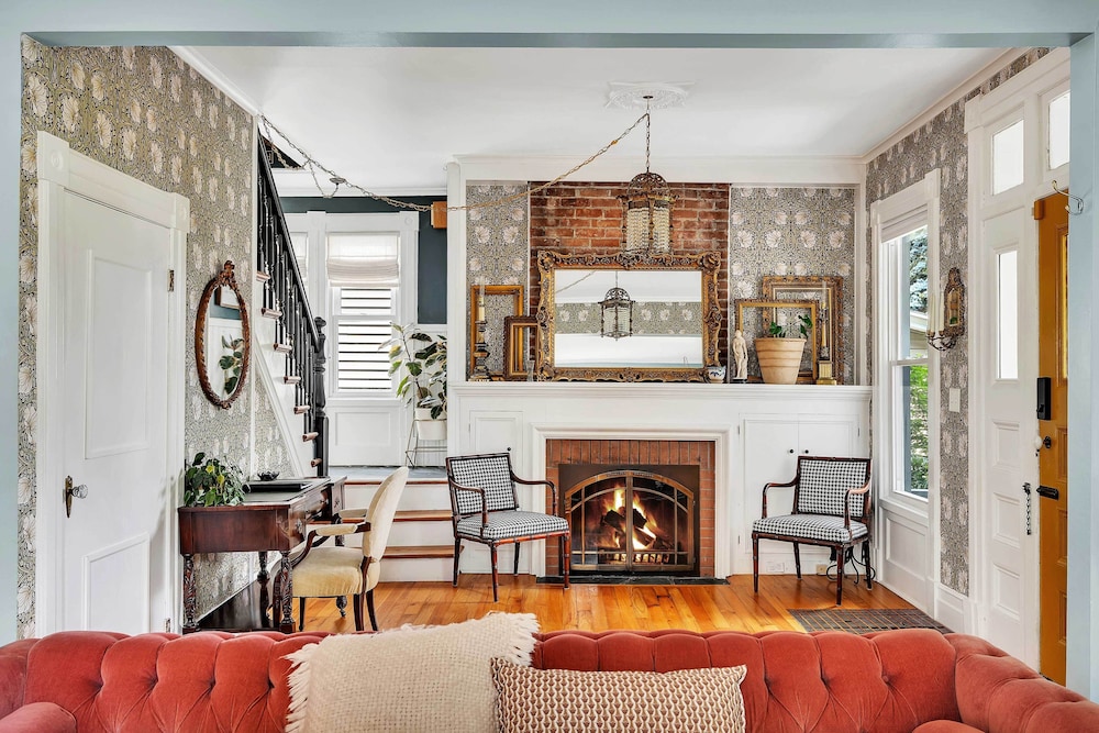 Spacious Home W/ Yard & Patio, 2 Mi To Dtwn Troy - Troy, NY