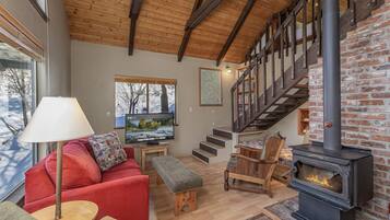 Cabine, 1 quarto | Sala de estar | Serviços de streaming