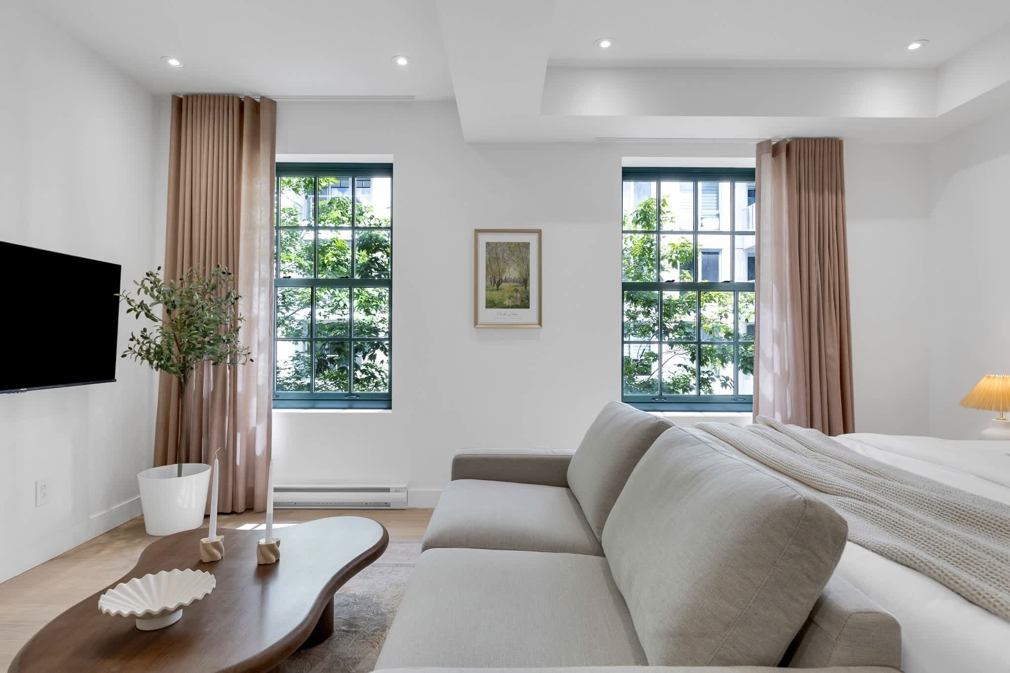 Mercer- 3beds King Ensuite- Free Parking - Montreal