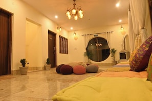 Quarto casal luxo | Área de estar