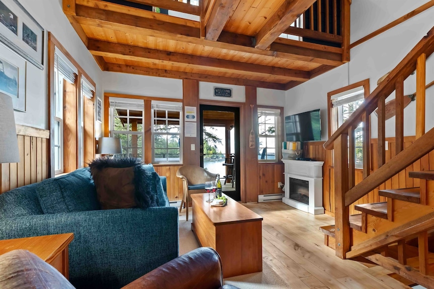 Sea Star At Terrace Beach I Hot Tub I Oceanfront - Vancouver Island