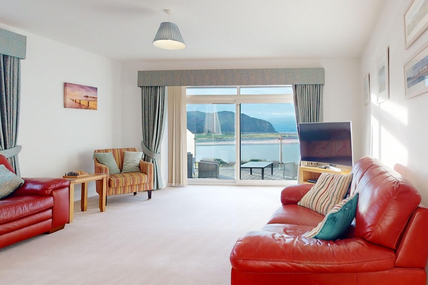 Waters Edge - Three Bedroom Cottage, Sleeps 6 - 콘위