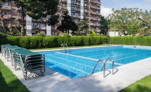 Piscina exterior sazonal 