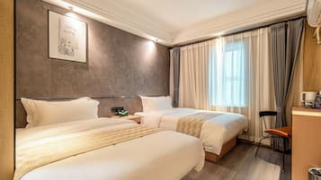 Quarto duplo econômico | Wi-Fi de cortesia, roupa de cama