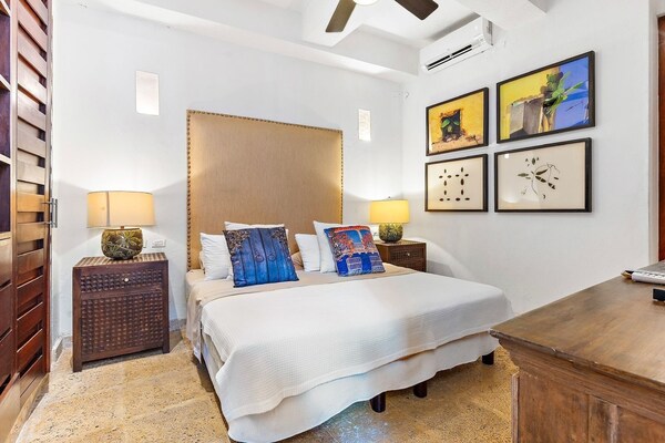 5 Br Villa Inside Of The Walled City - Cartagena