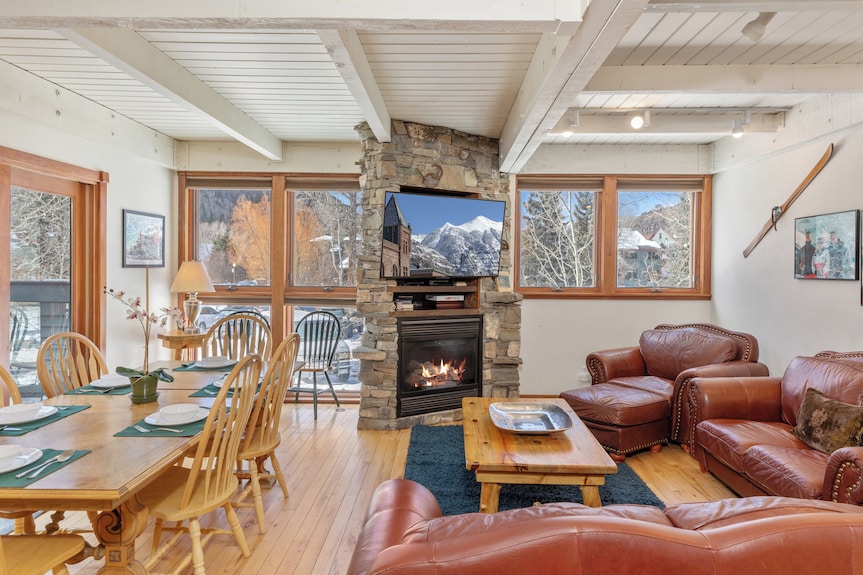 Town & Trail Retreat Patio, Lift 7 + Hot Tubs Access 3br, 2ba, Sleeps 8 - Ouray, CO