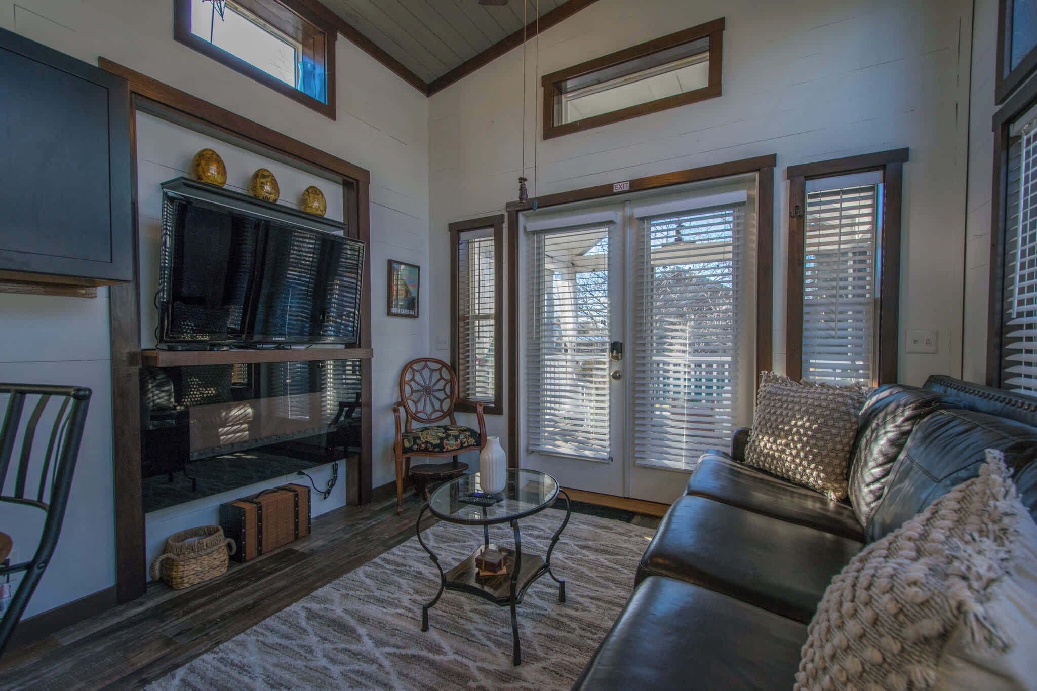 Gorgeous 1br Tiny Home W/ Pool | Bocce | Free Tix - Hendersonville, NC