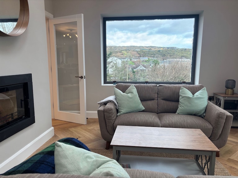 Cottage 482 - Clifden - Sleeps 6 Guests In 3 Bedrooms - Clifden