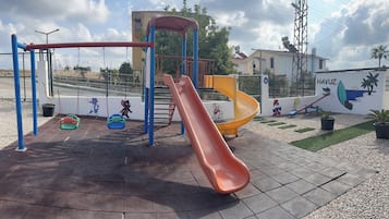 Área de recreio para crianças (coberta)